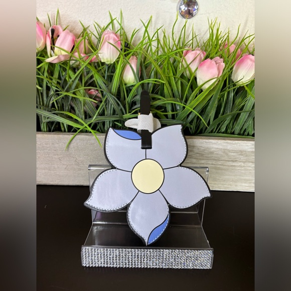 kate spade | Bags | Kate Spade Nwt Elegant White And Blue Flower ...